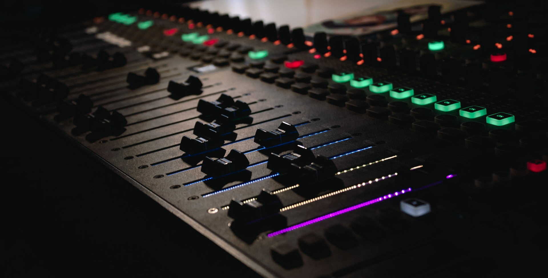 Mastering the Art of Email List Growth through Podcasting